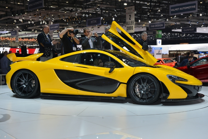 Hybrid Supercars Debut in Geneva