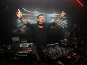 Phoenix Raceway Introduces New Luxury Curve Suite - Nightlife