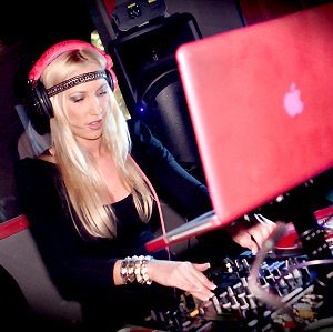 DJ Jen Jones at Smashboxx - Nightlife