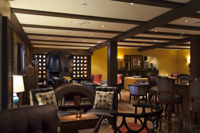 Spend Thanksgiving Eve at The Mix Up Bar - Nightlife