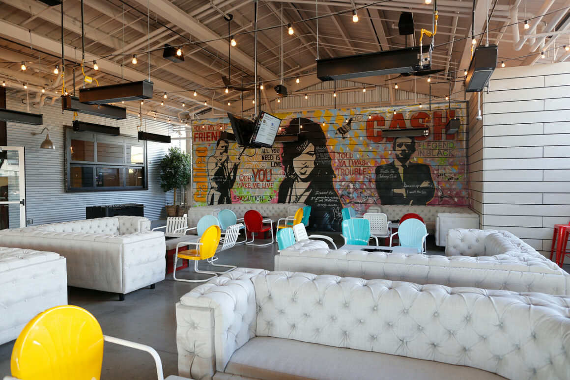 Best Phoenix Nightlife: Where to Party in the Valley