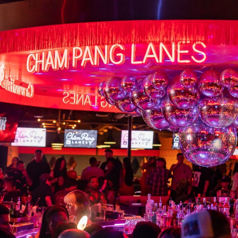 Best Phoenix Nightlife: Where to Party in the Valley