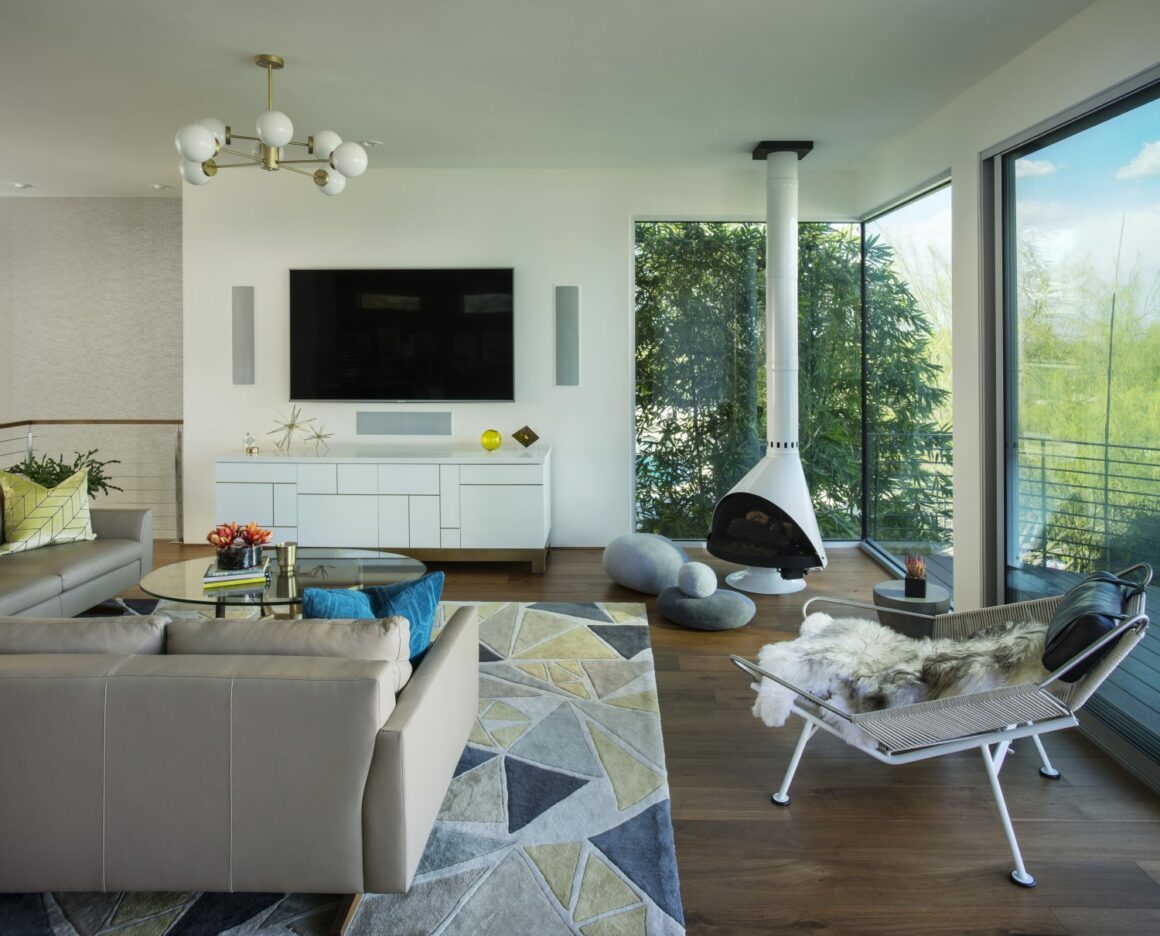 Design Spotlight: Mid-Century Modern Bonus Room