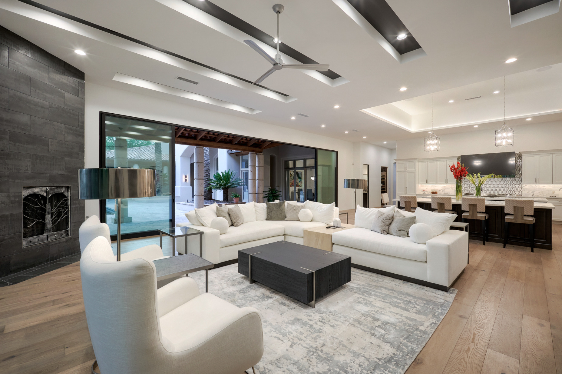 Frank Aazami’s Featured Listing Trending (Space and Style) in Paradise ...