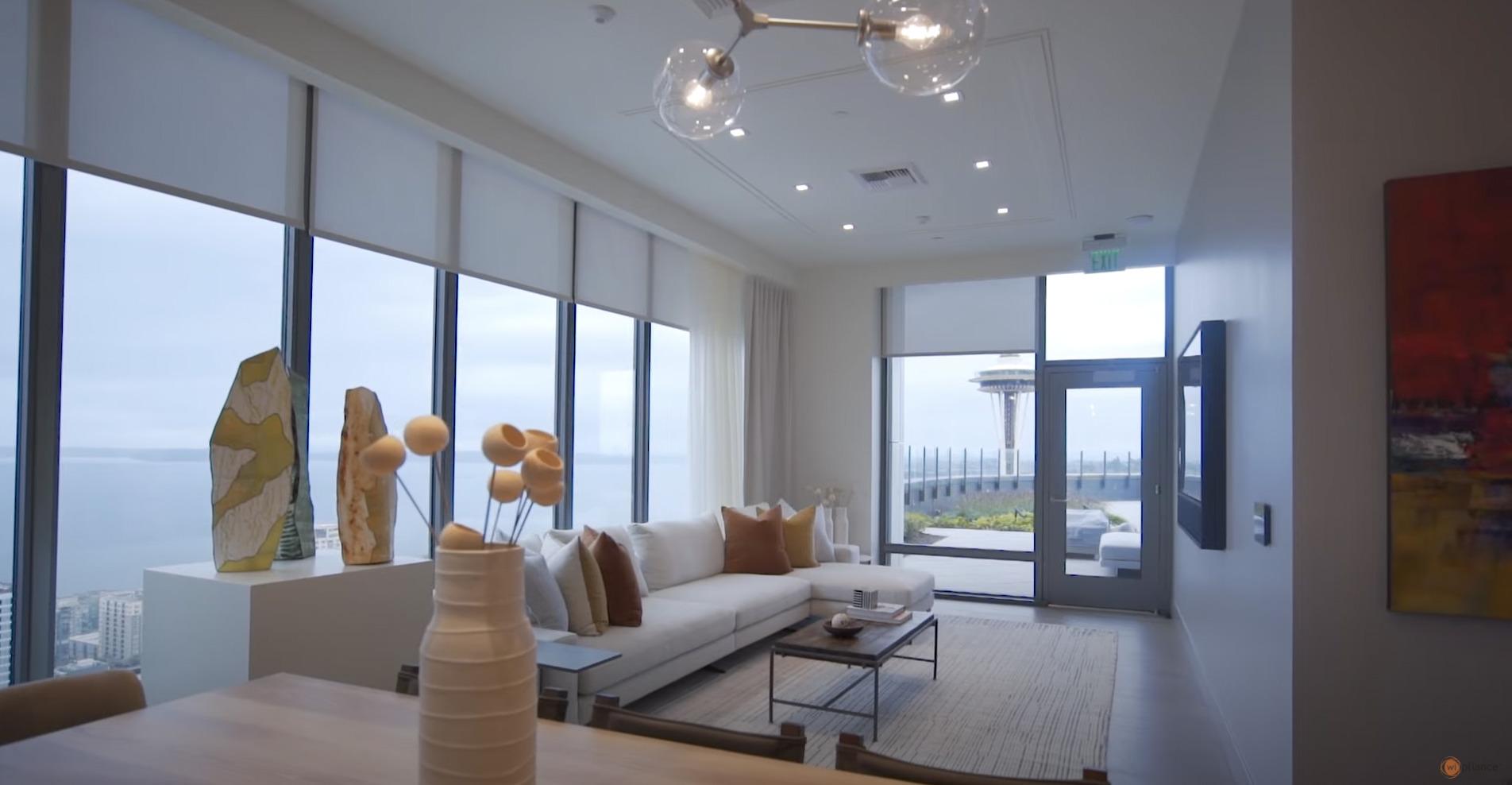 Tour This Downtown Seattle Luxury Condo Equipped With the Latest Smart ...