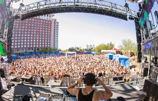 5 Hotels for the Hottest Pool Party Scene