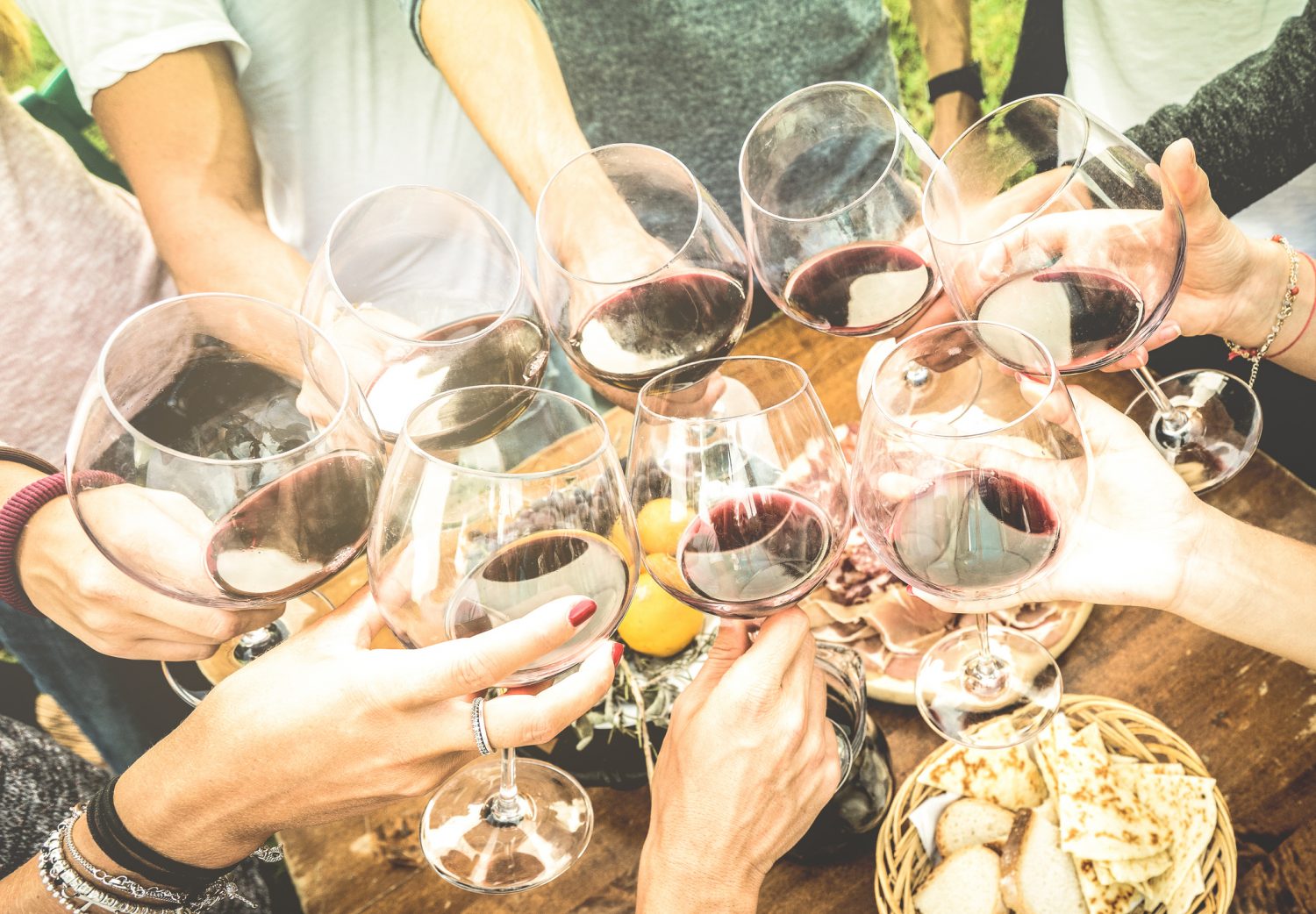 How to Host a Backyard Wine-Tasting Party