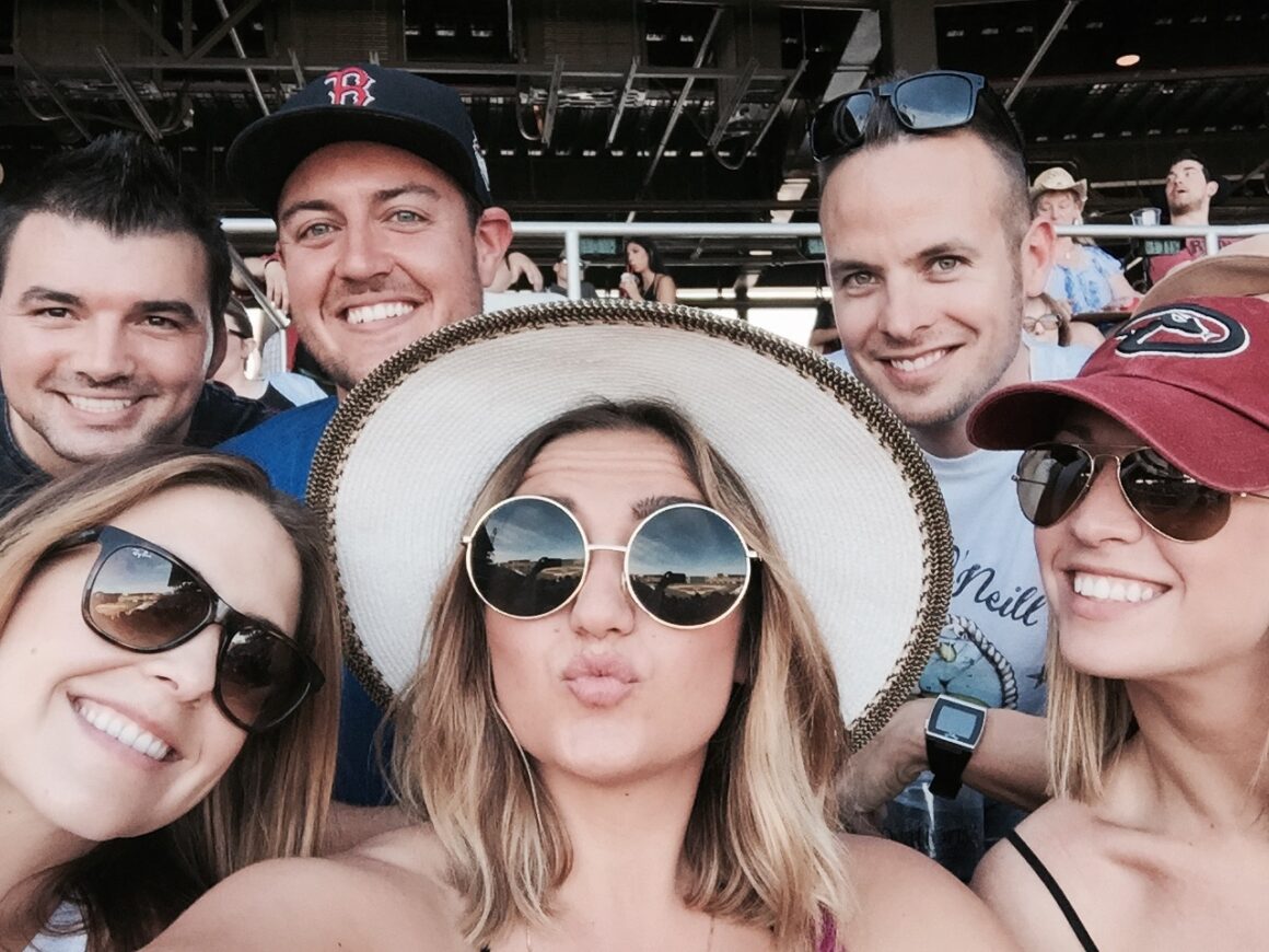 take-the-stress-off-5-advantages-to-group-dates-valley-girl