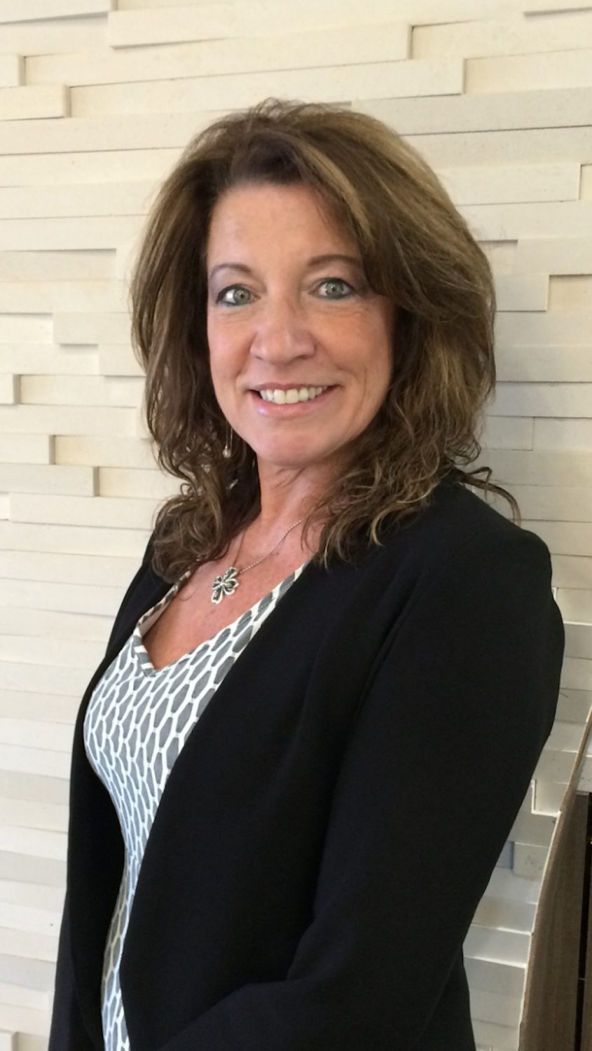 A Girls Guide to Taking the Perfect Engagement Ring Selfie