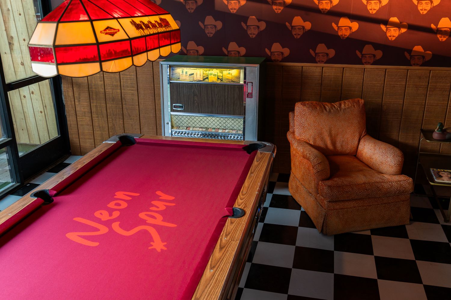 Neon Spur Retro Dive Bar Makes its Debut on Mill Ave in Tempe
